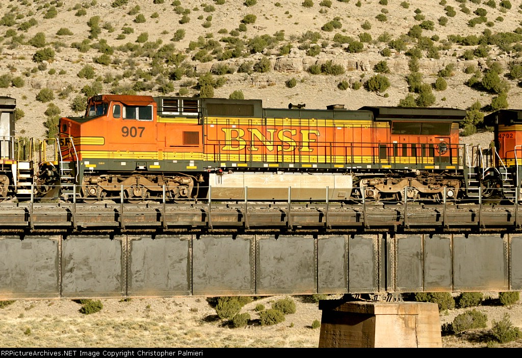 BNSF 907